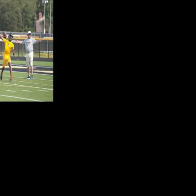 Veteran coach Reyes believes in his defense | Sports | dailysentinel.com