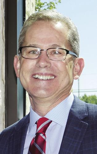 City manager introduced, advisory board expanded during council meet ...