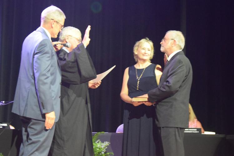 New mayor, council members sworn into office | News | dailytimes.com