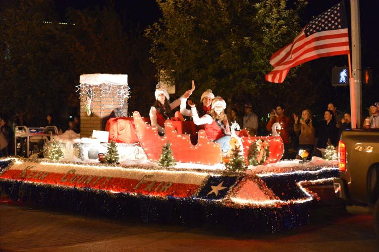 2014 Holiday Lighted Parade | News | dailytimes.com