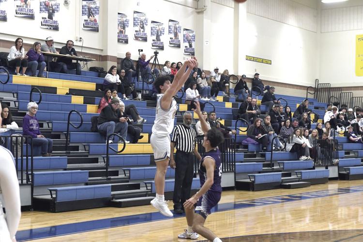 Antlers win foul-heavy matchup against Boerne | Sports | dailytimes.com