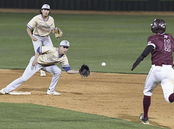 Tivy drops first game of Tivy baseball tourney against Calallen, 1-0 ...
