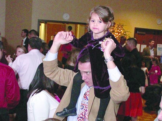 Dads, daughters dance the night away | | dailytimes.com