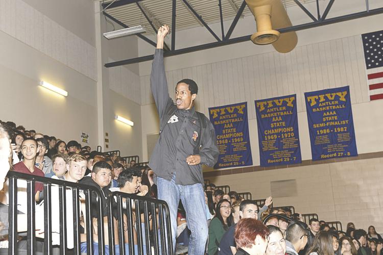 Local students break letters record | Promotions | dailytimes.com