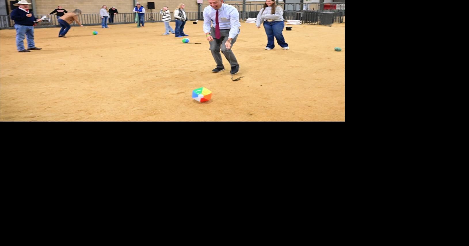 Cowboy Breakfast draws crowd; KISD superintendent reveals talents with ...