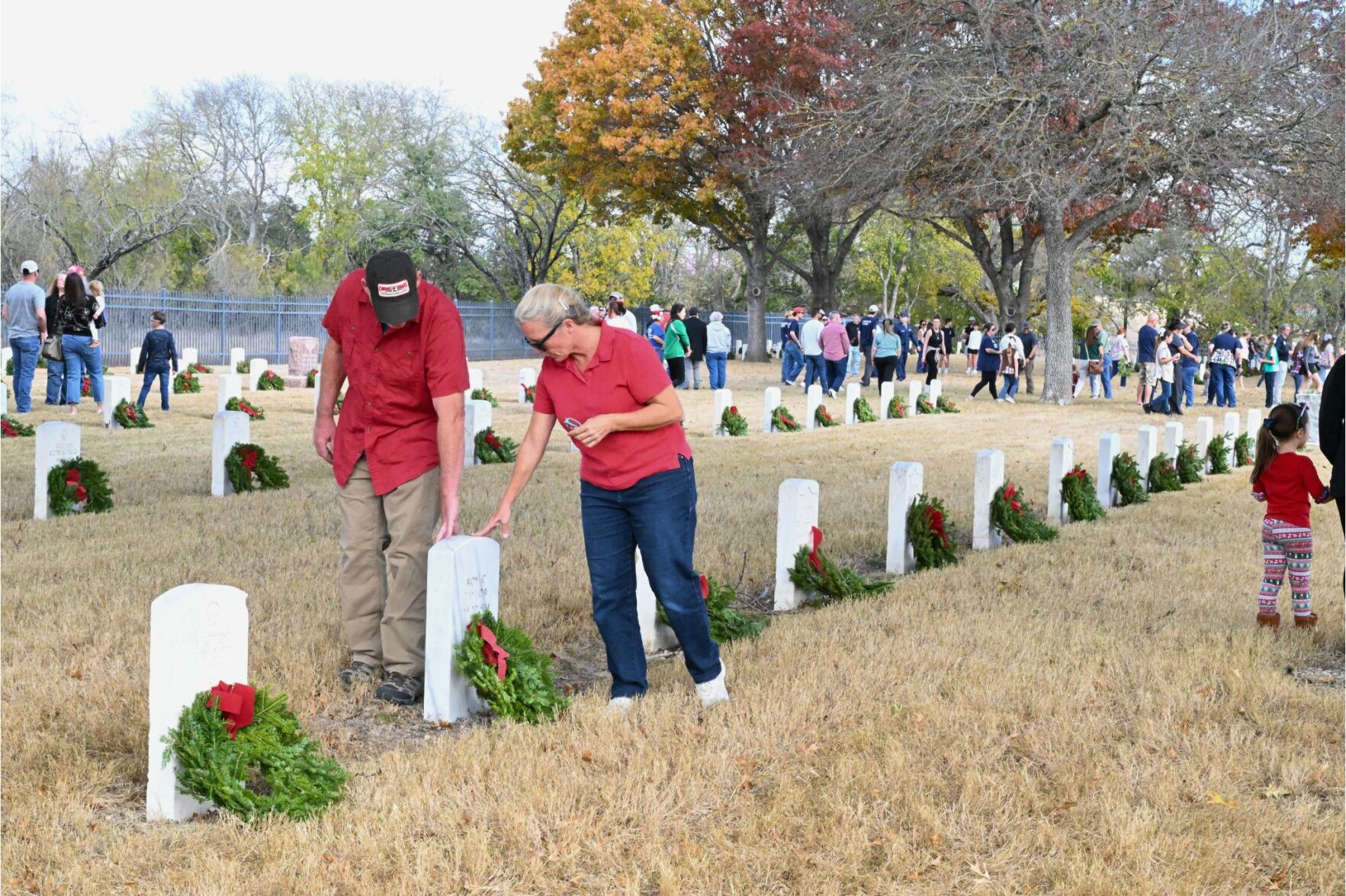 Live wreaths honor memory of nation's veterans | News | dailytimes.com