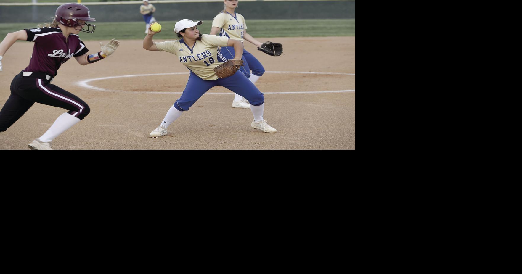 Defense lifts Tivy to Game 1 win over Uvalde | Sports | dailytimes.com