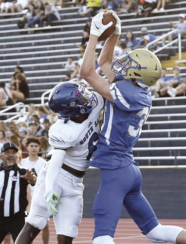 Tivy football participates in final scrimmage of the season Thursday ...