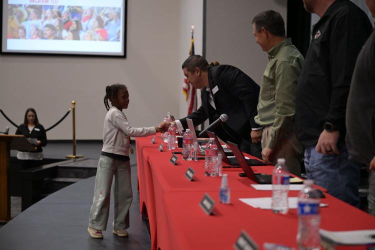 Ingram students and staff shine bright as school board meeting ...
