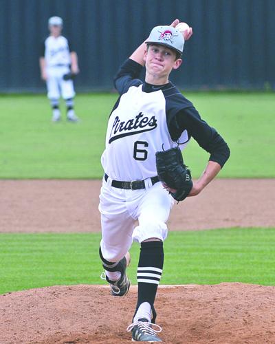 Junker strikes out 14 in Center Point win | Sports | dailytimes.com