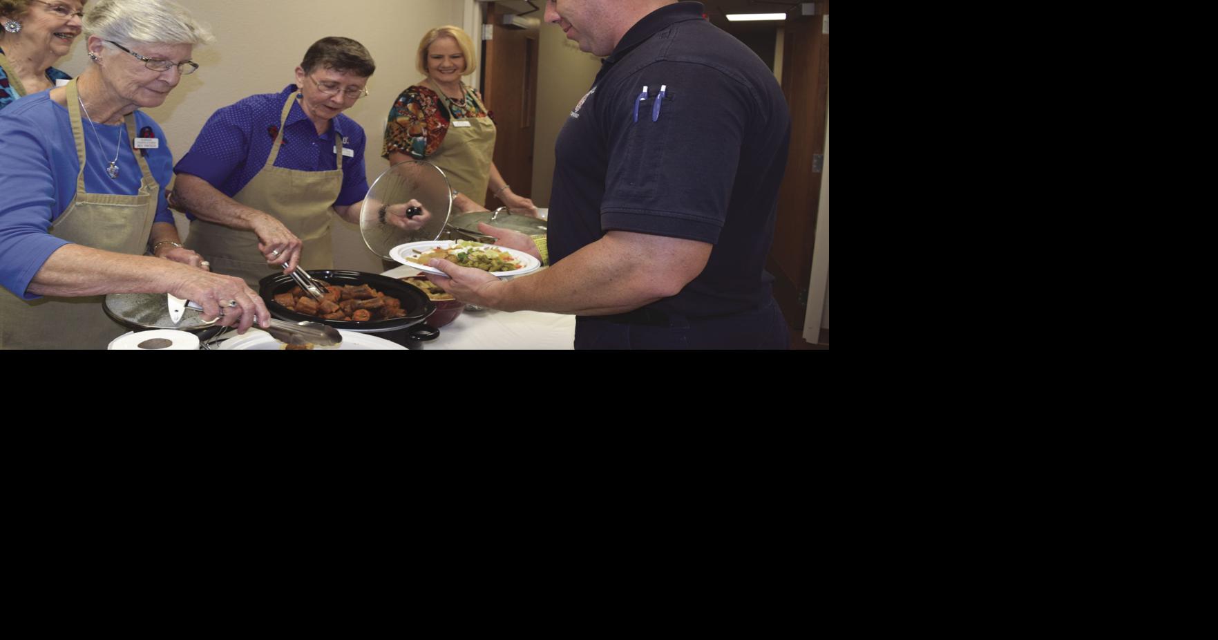 First responders lunch draws hungry, appreciative crowd | Entertainment ...