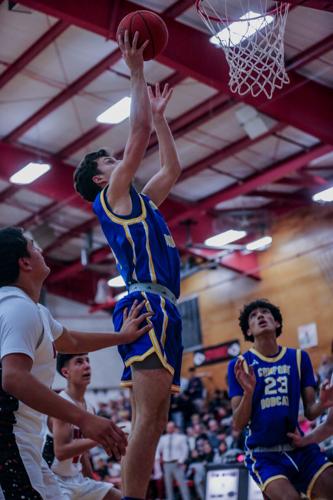 Late 3-pointers lift Comfort Bobcats while Deer drop road contest to ...