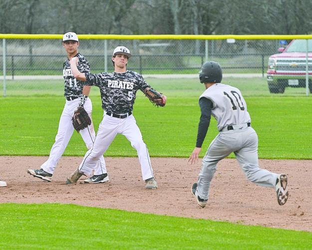 Aaron Walters of Center Point named first team all state, joined by ...