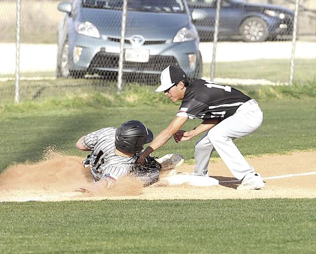 Center Point beats up on Menard 17-7 | Sports | dailytimes.com