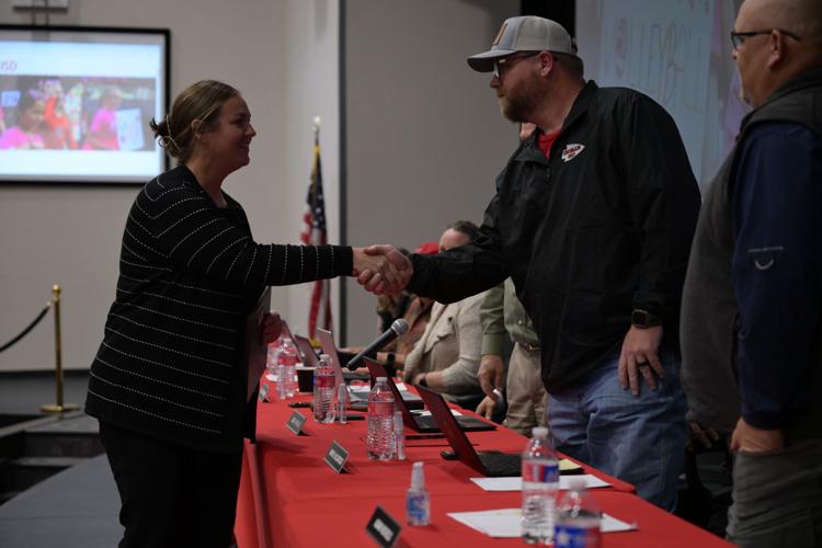Ingram students and staff shine bright as school board meeting ...