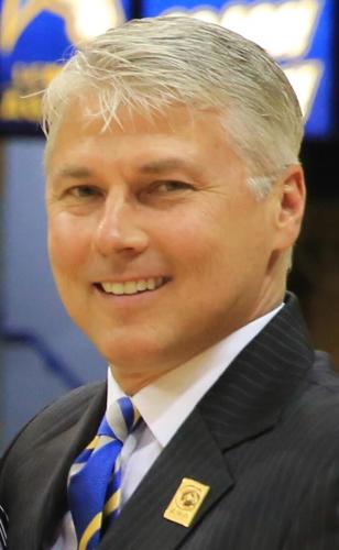 Les picks up milestone win in Big West action | Sports ...