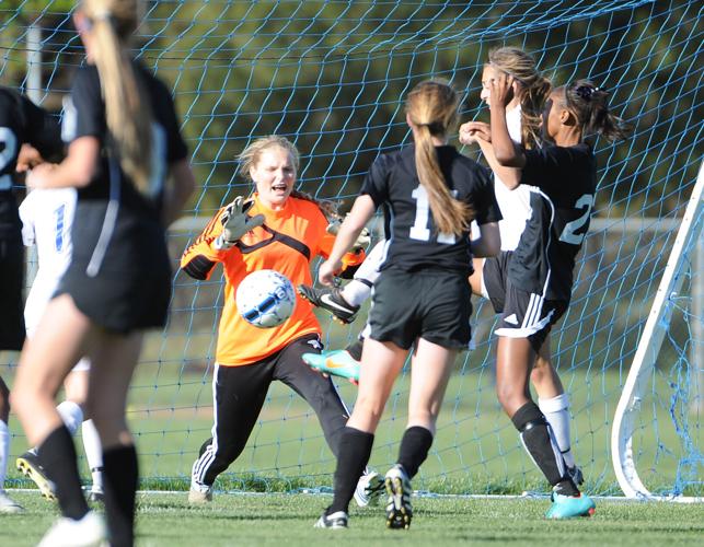 Kalani Ratnasiri DHS girls soccer vs. Franklin photos | Do-not-import ...