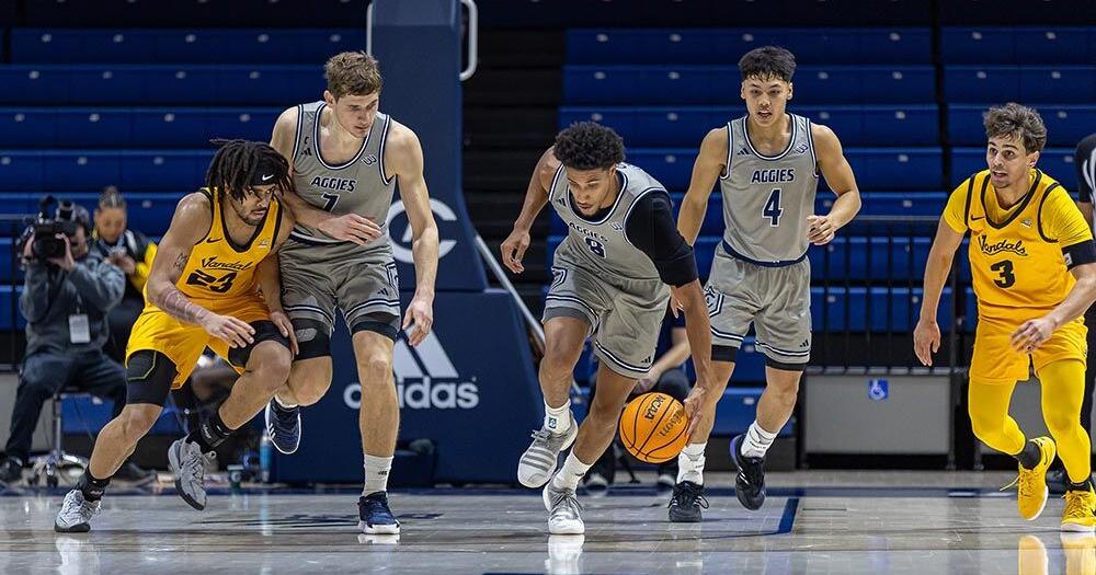 Free throws key Aggie men’s win | Sports | davisenterprise.com