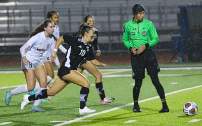 Lujan delivers in the rain for DHS | Sports | davisenterprise.com