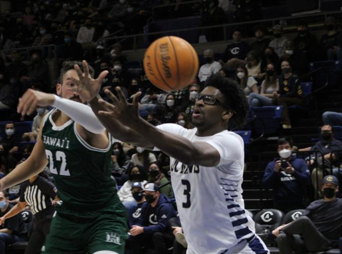 Basketball: UC Davis men drop league-leading Hawaii | Aggies ...