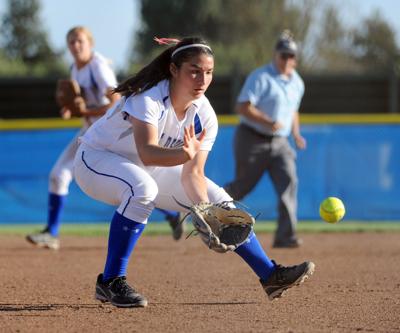 Close softball loss highlights DHS’ resiliance | Sports ...