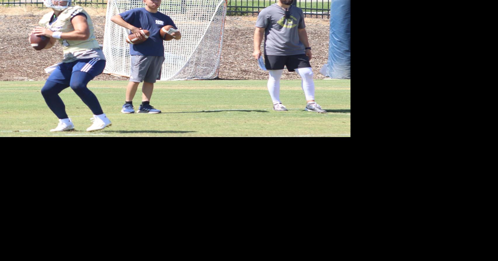 UCD football practices underway | Sports | davisenterprise.com