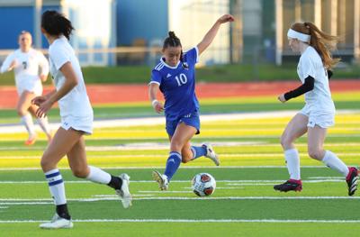 Alamares relieves DHS stress, 2-0 | Sports | davisenterprise.com