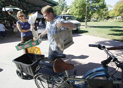 Farmers’ Market shoppers Stacie and Lucas Frerichs | Do-not-import ...