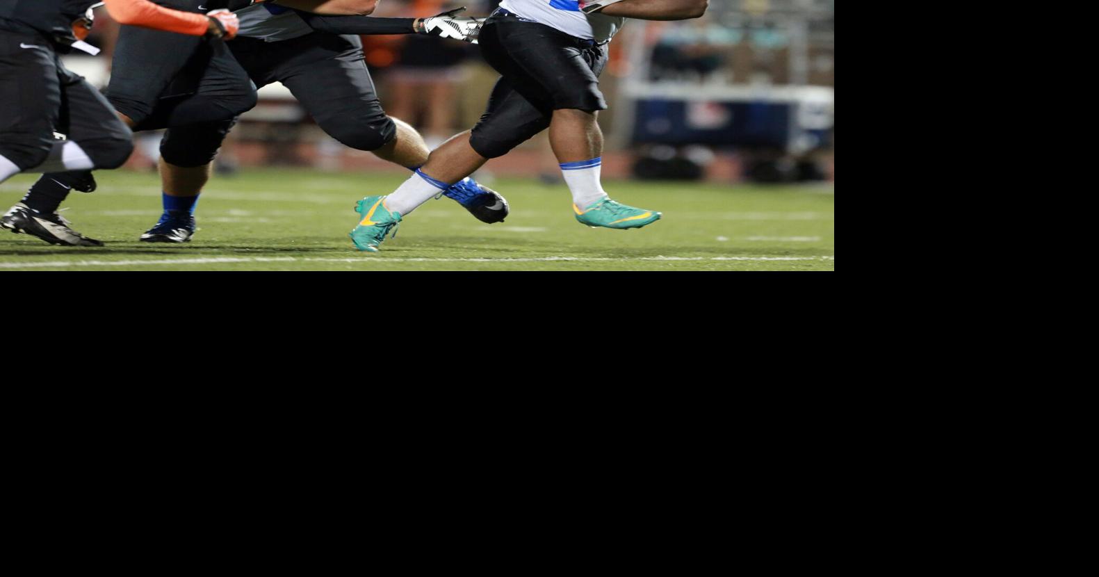 Blue Devils outrun Mustangs for first win | Sports | davisenterprise.com