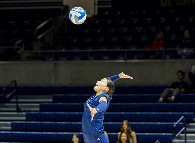Cordero Barr helps bring energy for UCD volleyball | Sports ...
