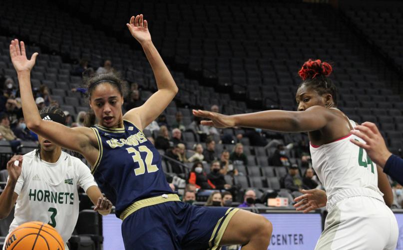 Basketball: UC Davis women continue to build winning momentum | Aggies ...