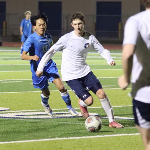 Soccer: DHS boys blank Oak Ridge, advance to D-I title game | Blue ...