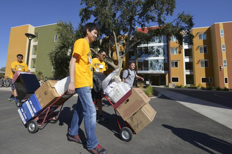 UC Davis Tercero North dorm move-in | Do-not-import | davisenterprise.com