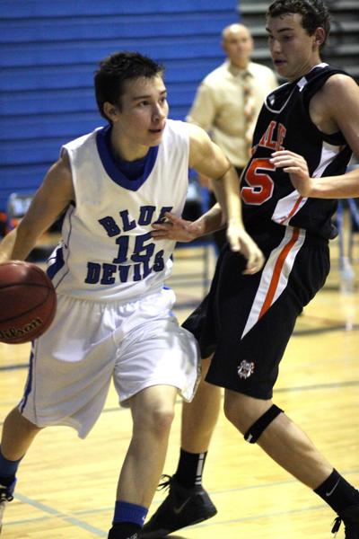 Brandon Strong DHS boys basketball Les Curry preview file photo | Do ...