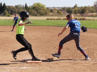 Youth roundup: Davis softballers have a nice finish to fall ball ...