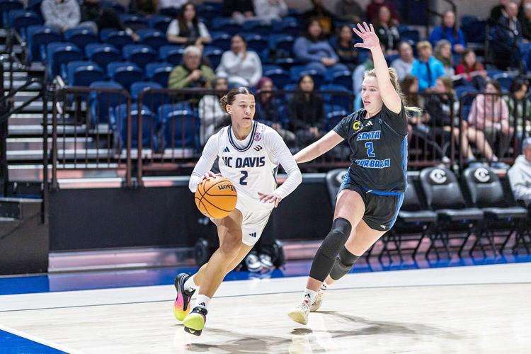 UCD women lose tough one at home | Sports | davisenterprise.com
