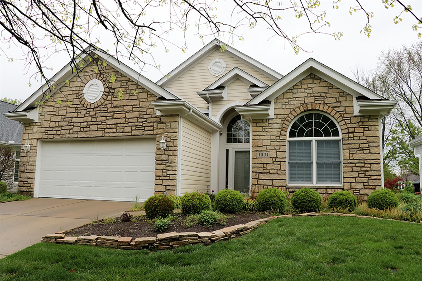 Patio home near golf course has spacious feeling inside | Homes ...
