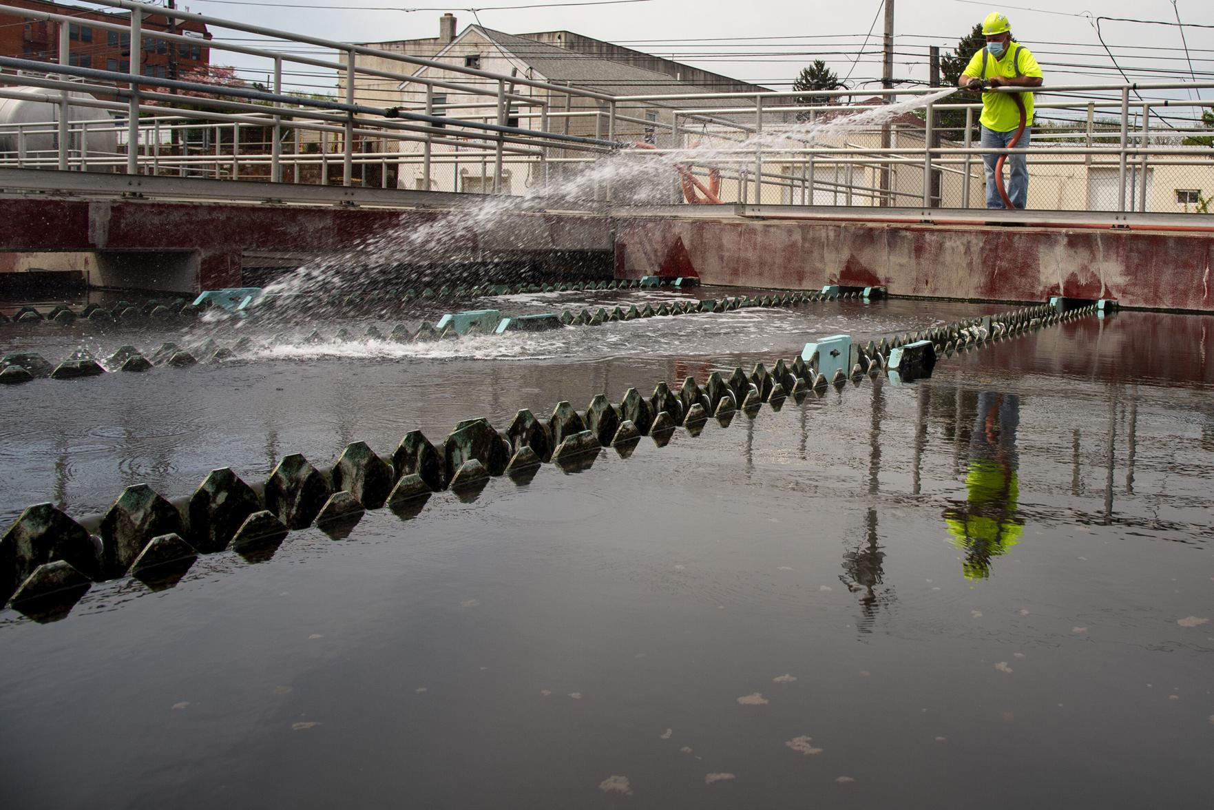 How sewage treatment plants could handle food waste, sparing landfills ...