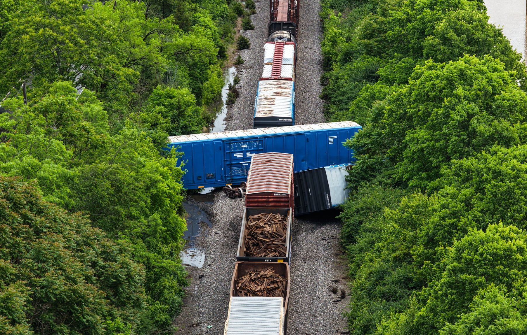 VIDEO: Partial train derailment in Miamisburg Saturday morning | Local ...
