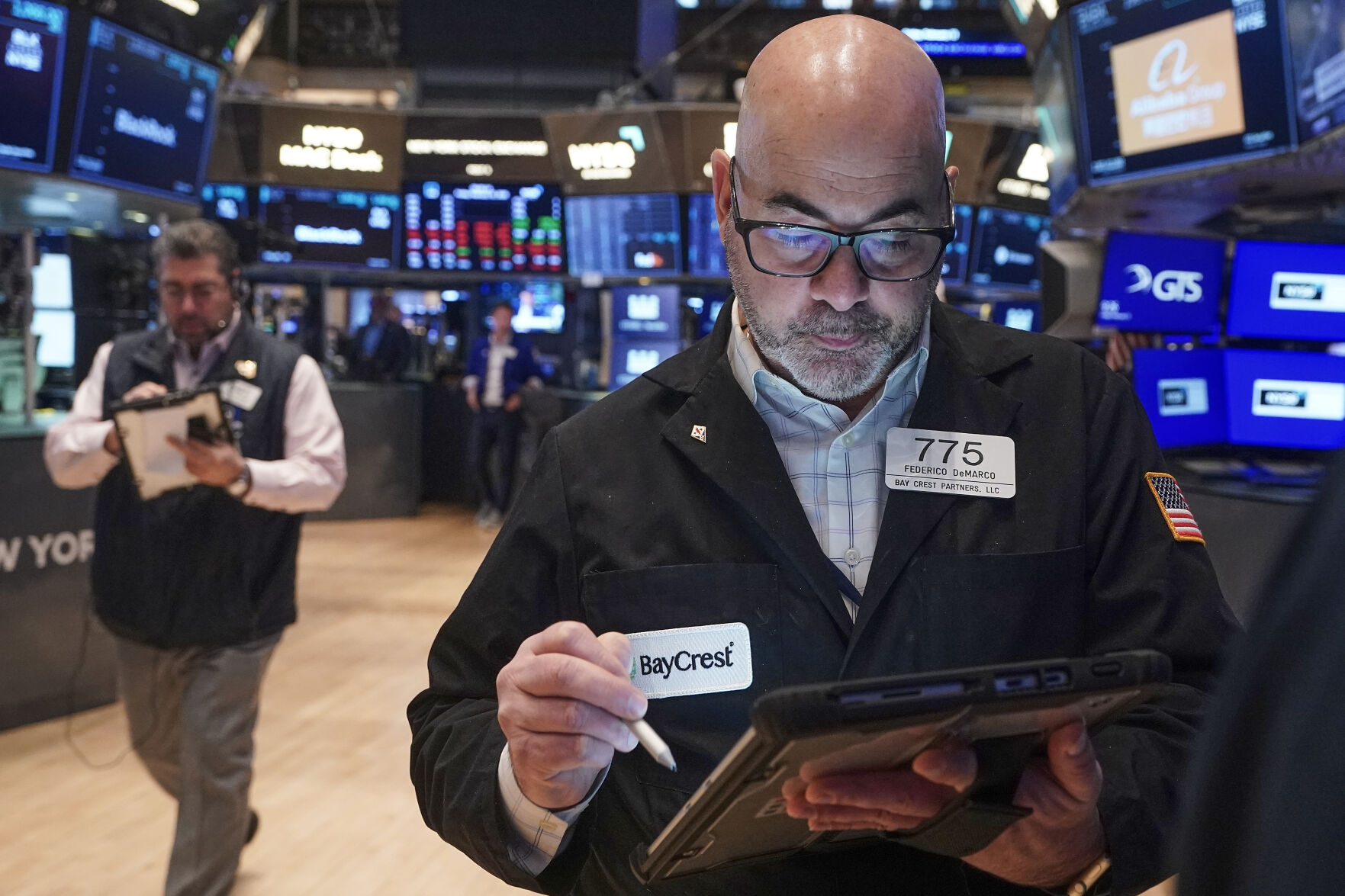 World shares mostly advance and Japan falls ahead of Lunar New Year ...
