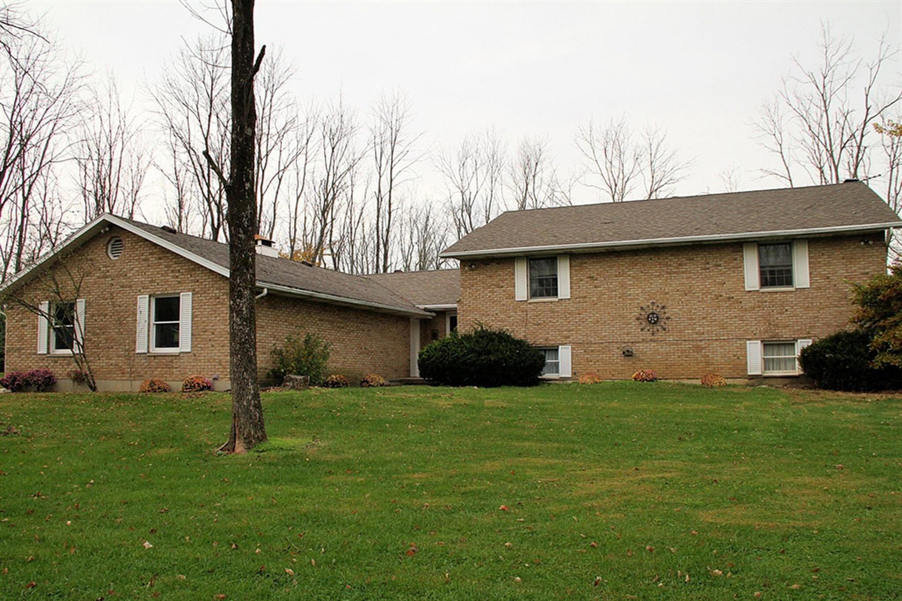 Quad level has circular main-level floor plan | Homes | daytondailynews.com
