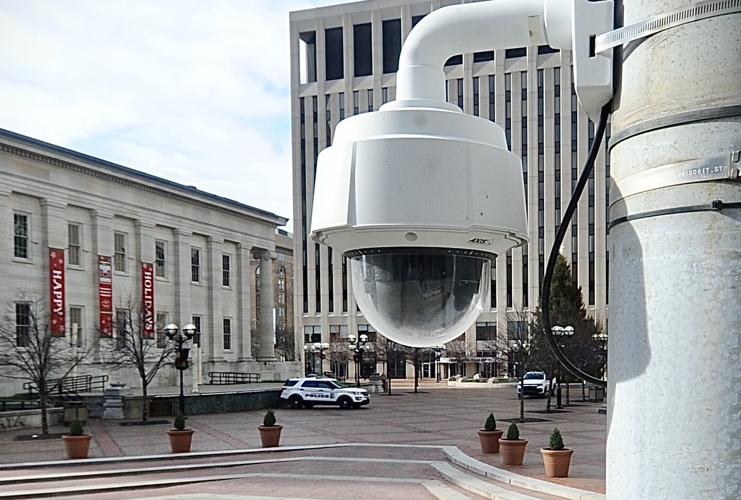 Dayton downtown safety at issue after gunshot causes chaos at Holiday ...