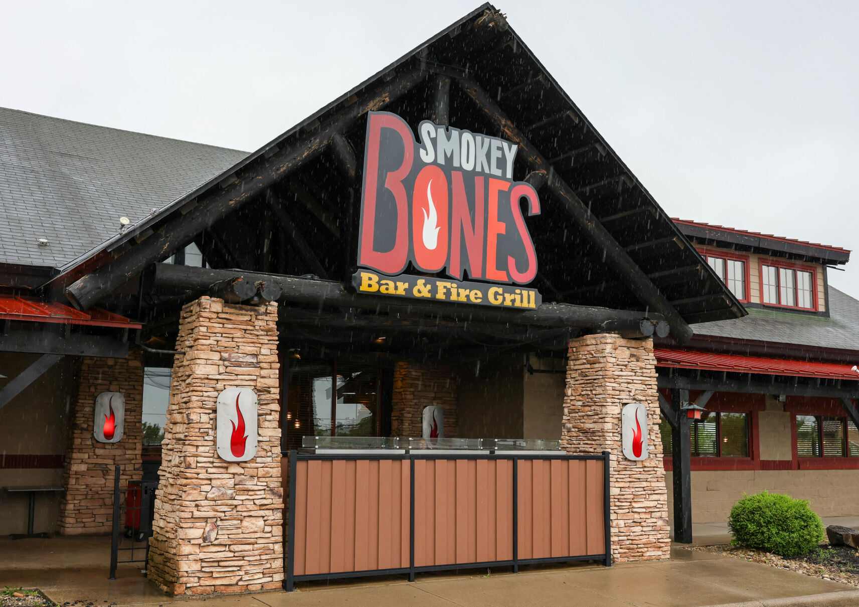 Smokey Bones on Miller Lane among regional closures | Local ...