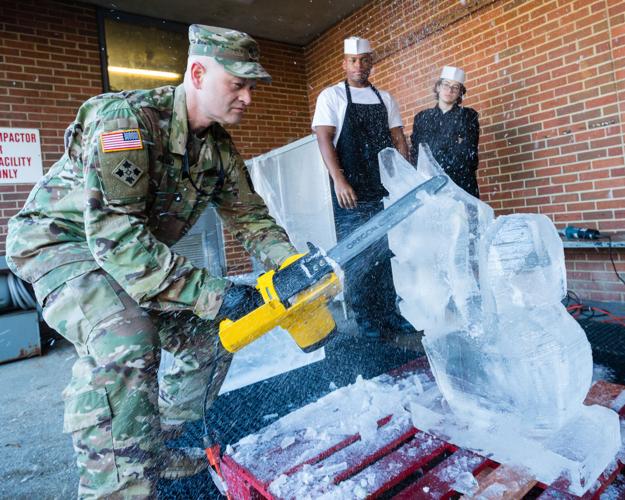 DFAC goes all out for Thanksgiving Meal | Local | dcmilitary.com