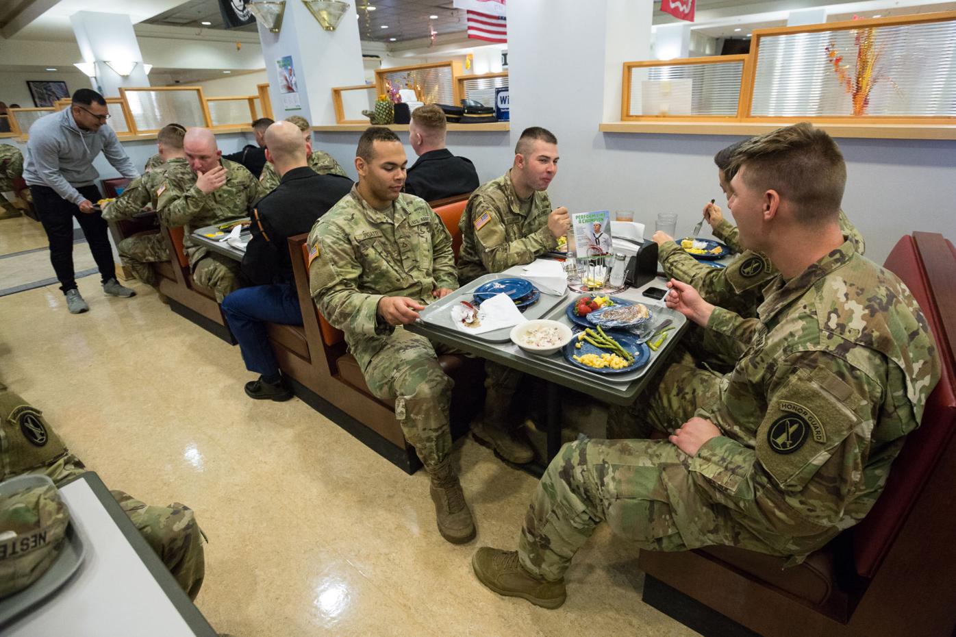 JBM-HH command team, senior Army leaders serve Thanksgiving meal ...