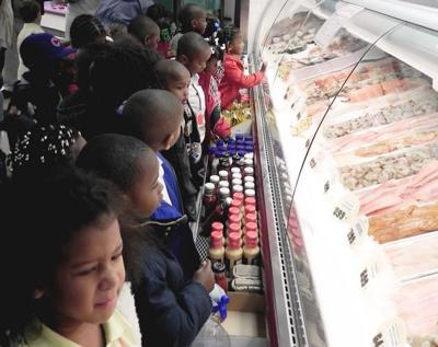 Leckie preschoolers visit JBAB Commissary | Features | dcmilitary.com
