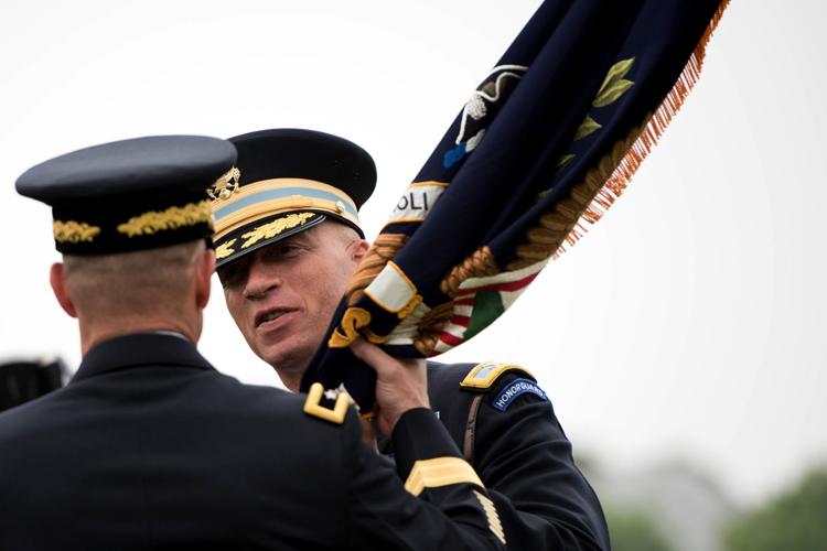 Davis turns over Old Guard command to Garkey | Local | dcmilitary.com