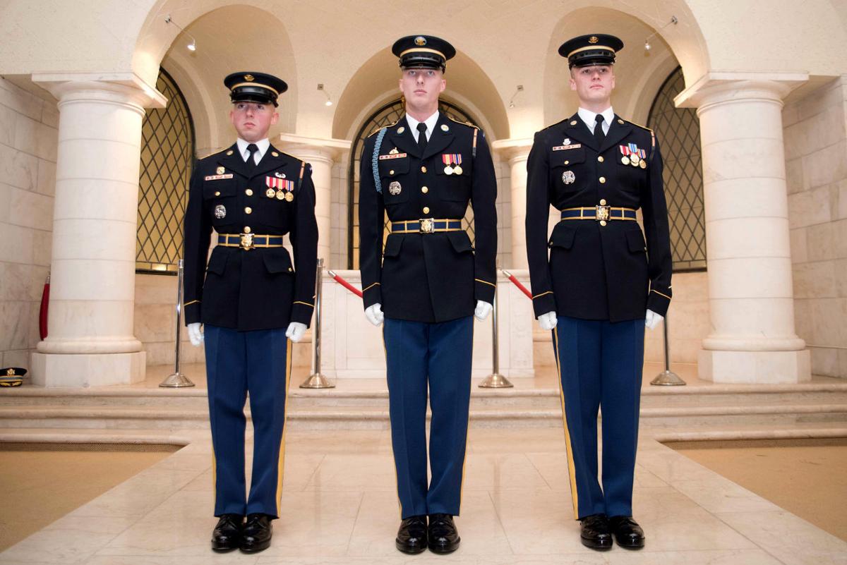 Badges awarded to Old Guard’s latest Tomb Sentinels | Local ...