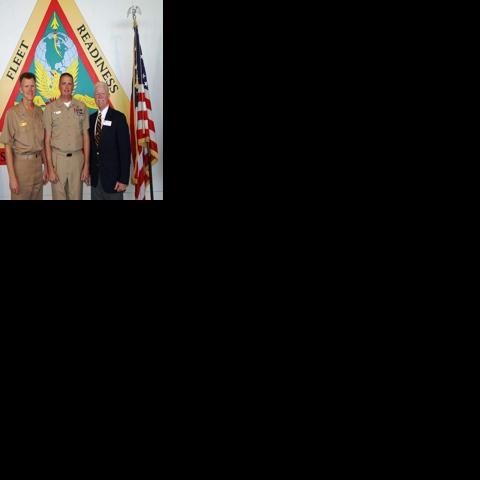 Lt. Cmdr. Kelly receives Adm. O'Neill Award | Local | dcmilitary.com