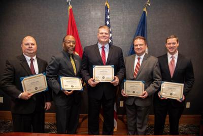 NAVAIR employees graduate from DoN leadership program | Local | dcmilitary.com